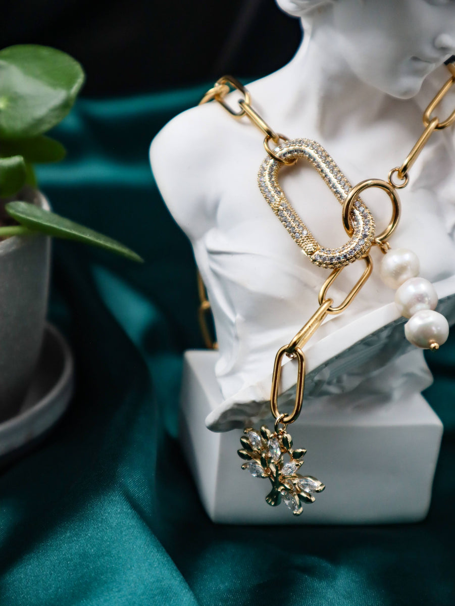 Rita Necklace – La Reina Charm